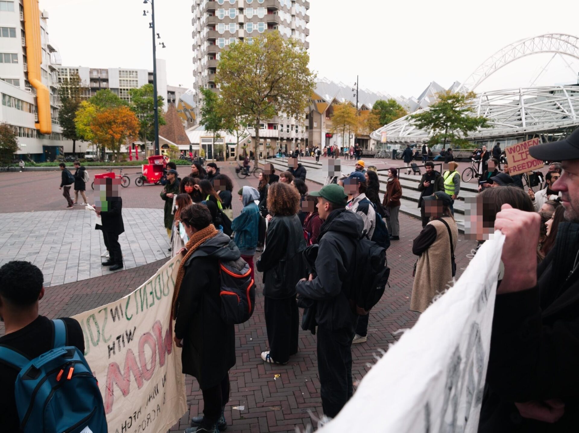 Rotterdam: studenten en docenten solidair met opstanden in Iran en ...