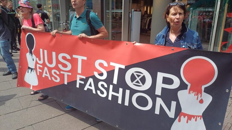 Actiegroep Just Stop Fast Fashion eist stopzetting van sponsoring van ...