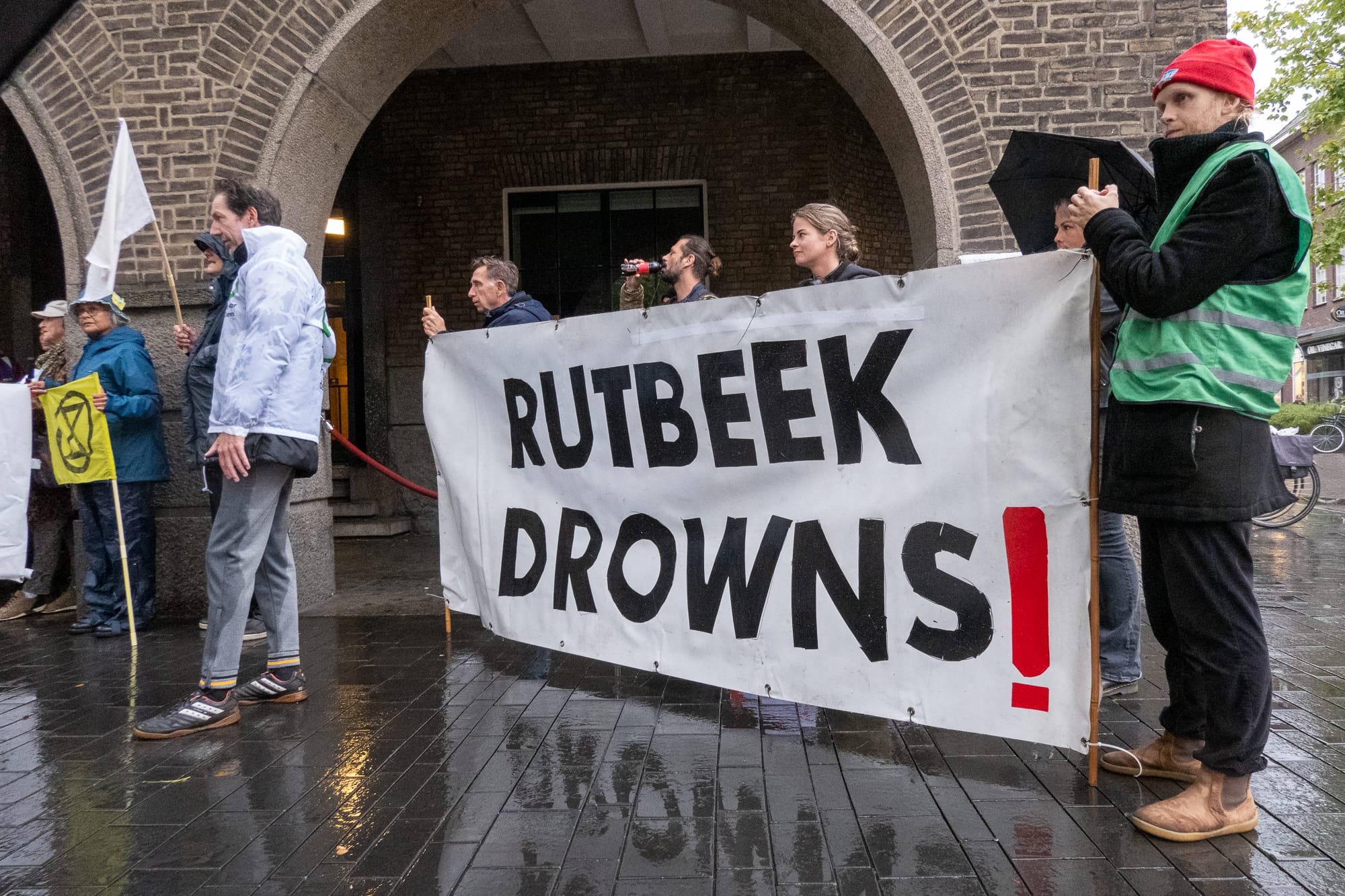 Rutbeek-protest in Enschede: "openbaar natuurgebied moet niet ...