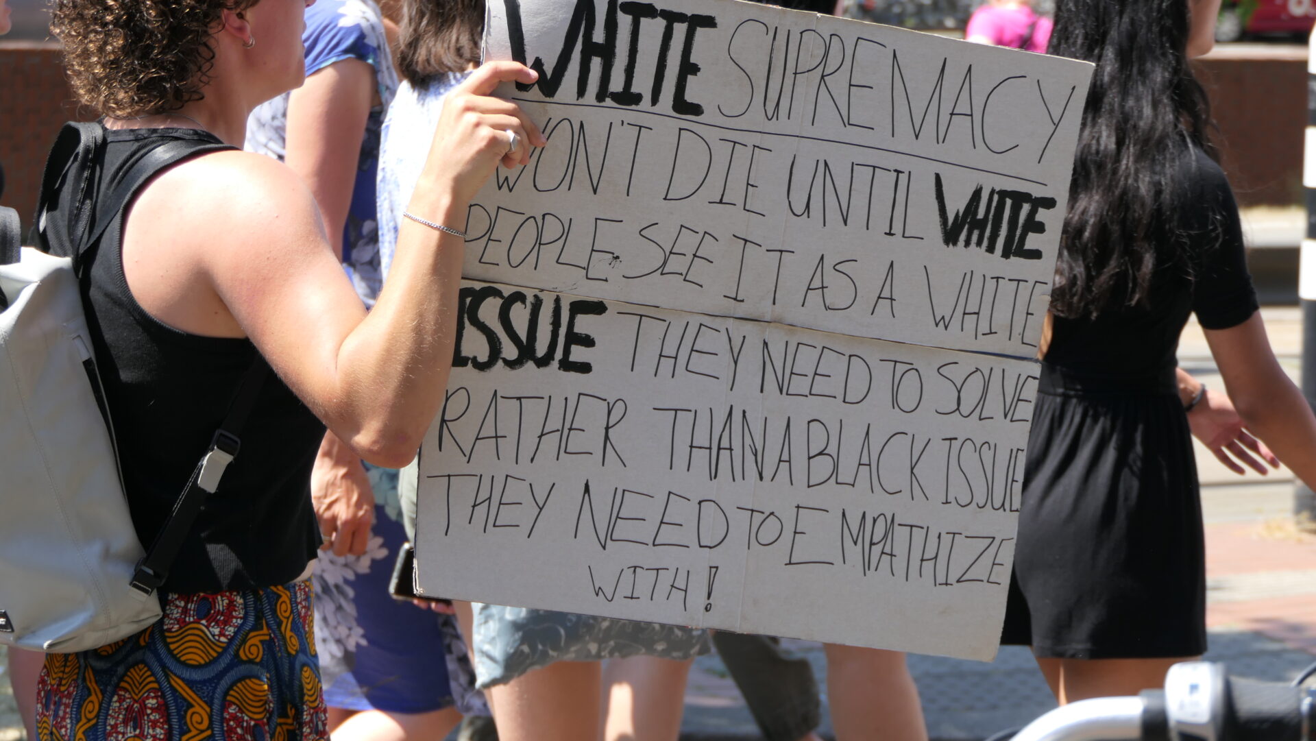 Lisa McCray: “Witte, rijke mensen blijken boven de wet te staan ...