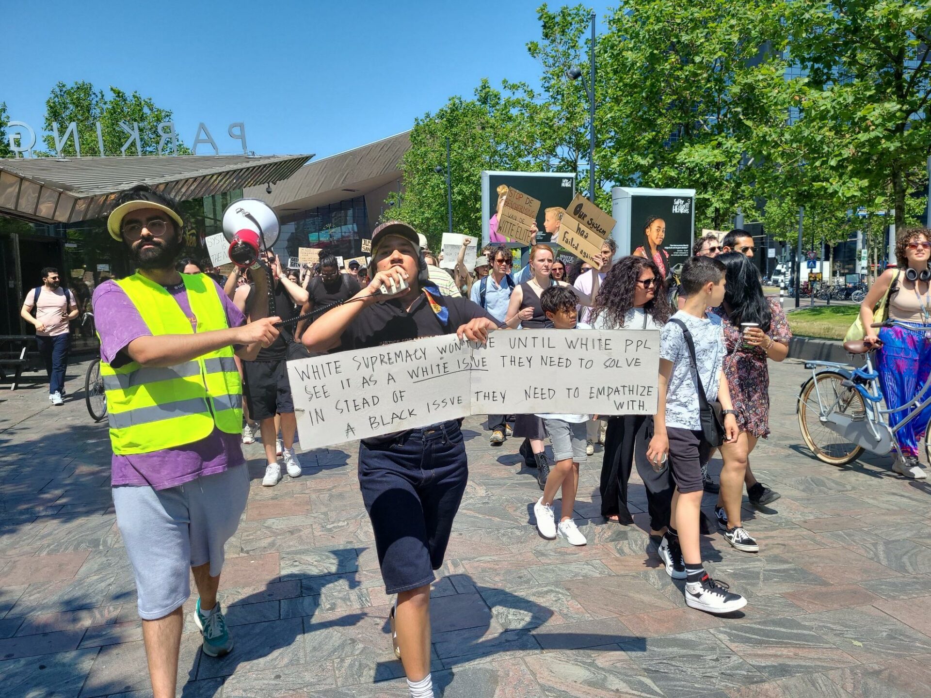 Lisa McCray: “Witte, rijke mensen blijken boven de wet te staan ...