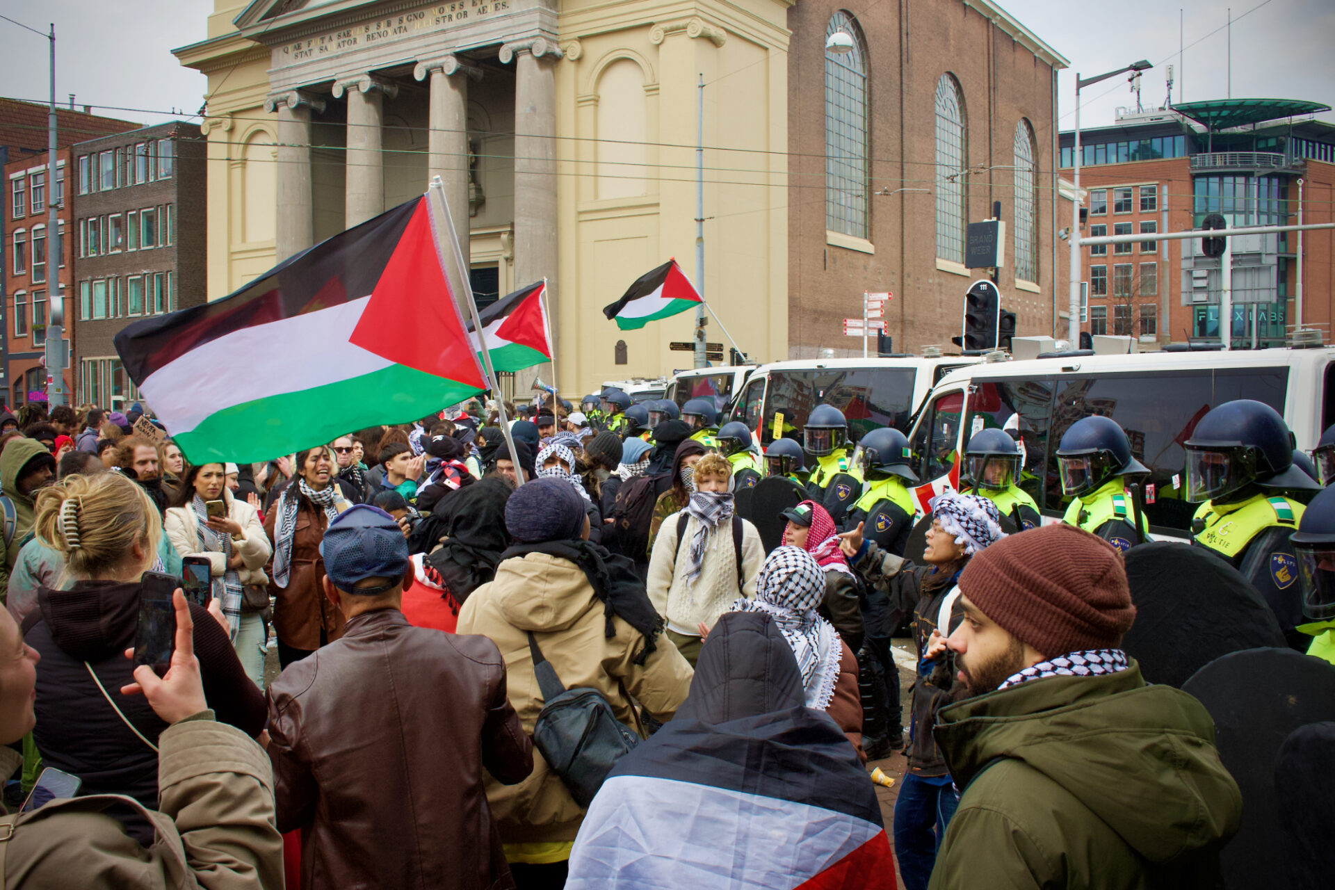 “Dat nooit meer” geldt nu voor Gaza! Toespraken bij de demonstratie ...